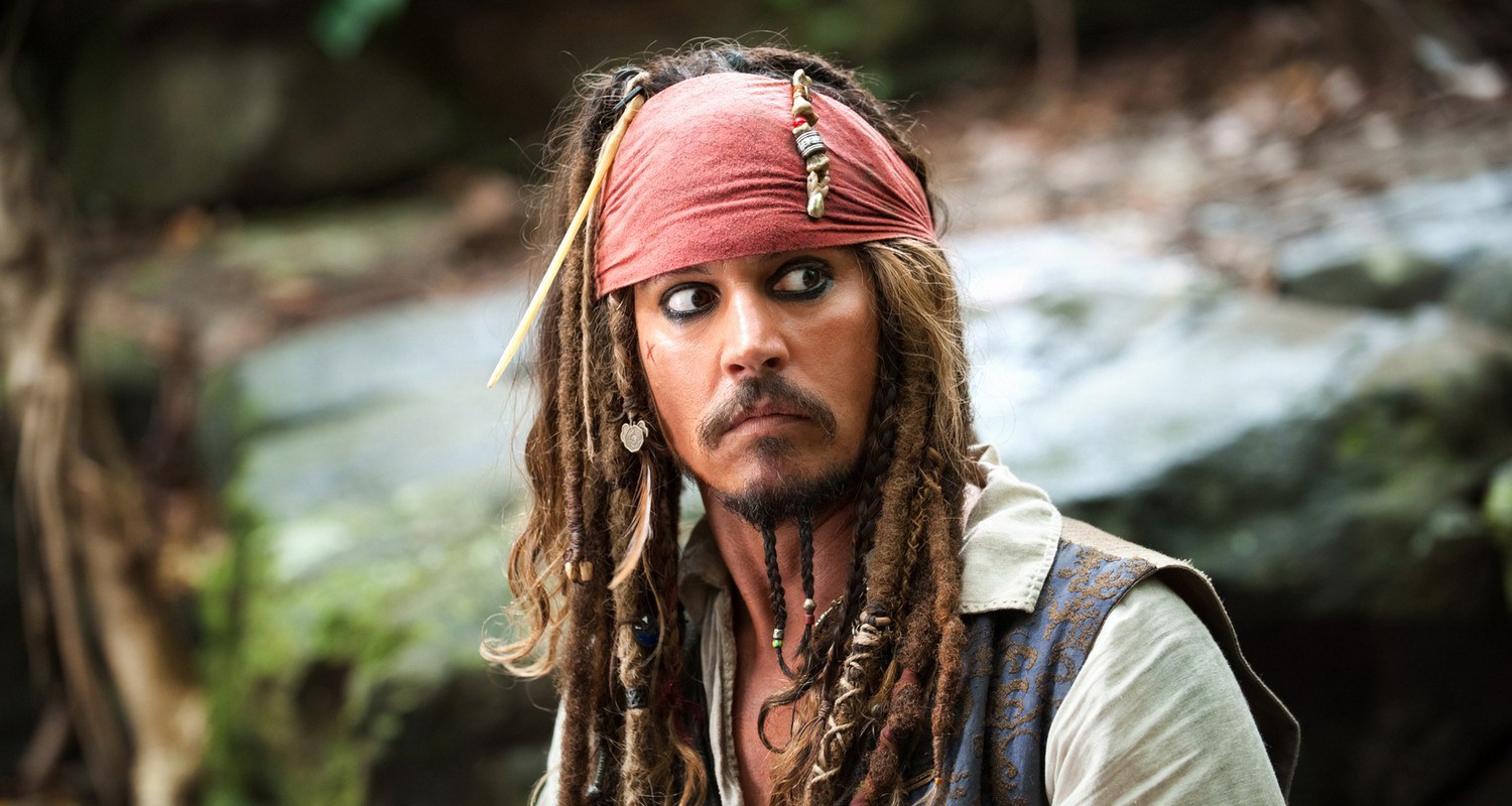 Johnny Depp machuca a mão em gravações do novo "Piratas do Caribe"